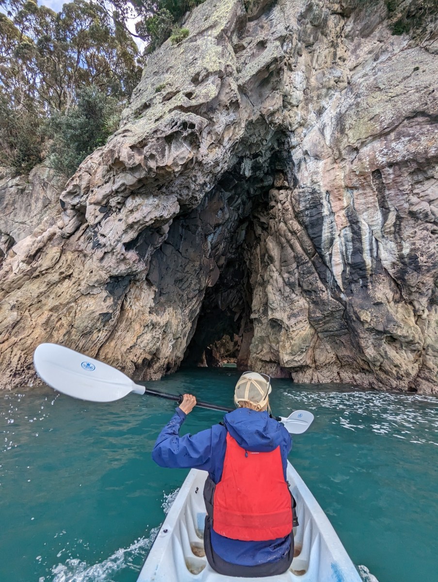 Vanlife 7 – Coromandel – Sea kayak to Whenuakura Island – Mag and Raph ...